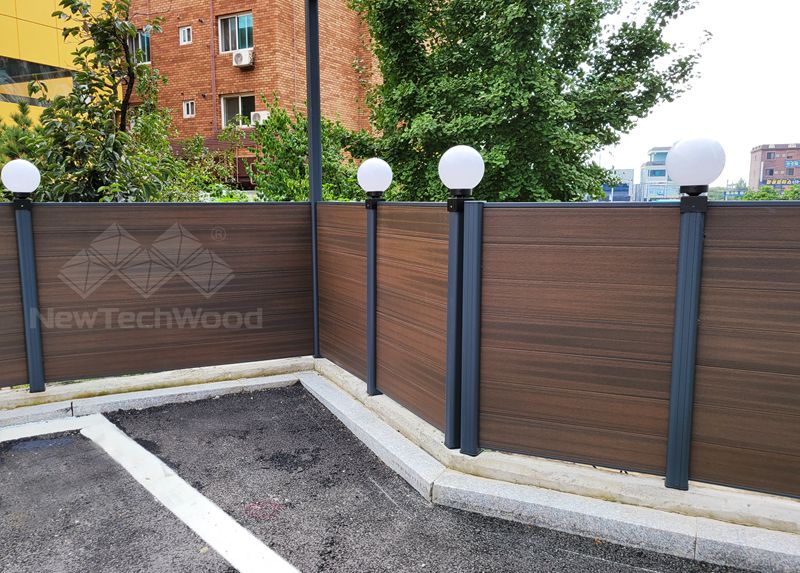 Wood Fencing HOW TO BUILD A SIMPLE FARM STYLE FENCE : BEWOODED